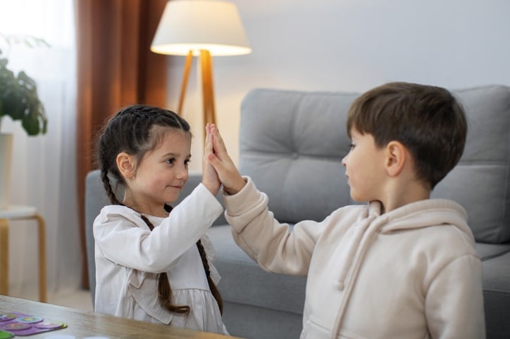 How to Build Resilience in Kids: Tips for Parents - ICP